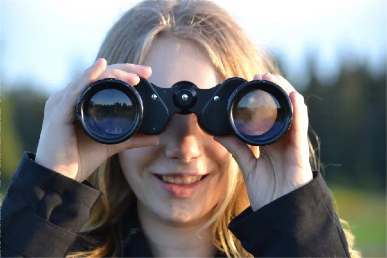How to Use Binoculars: A Beginner's Tutorial - Foreseen